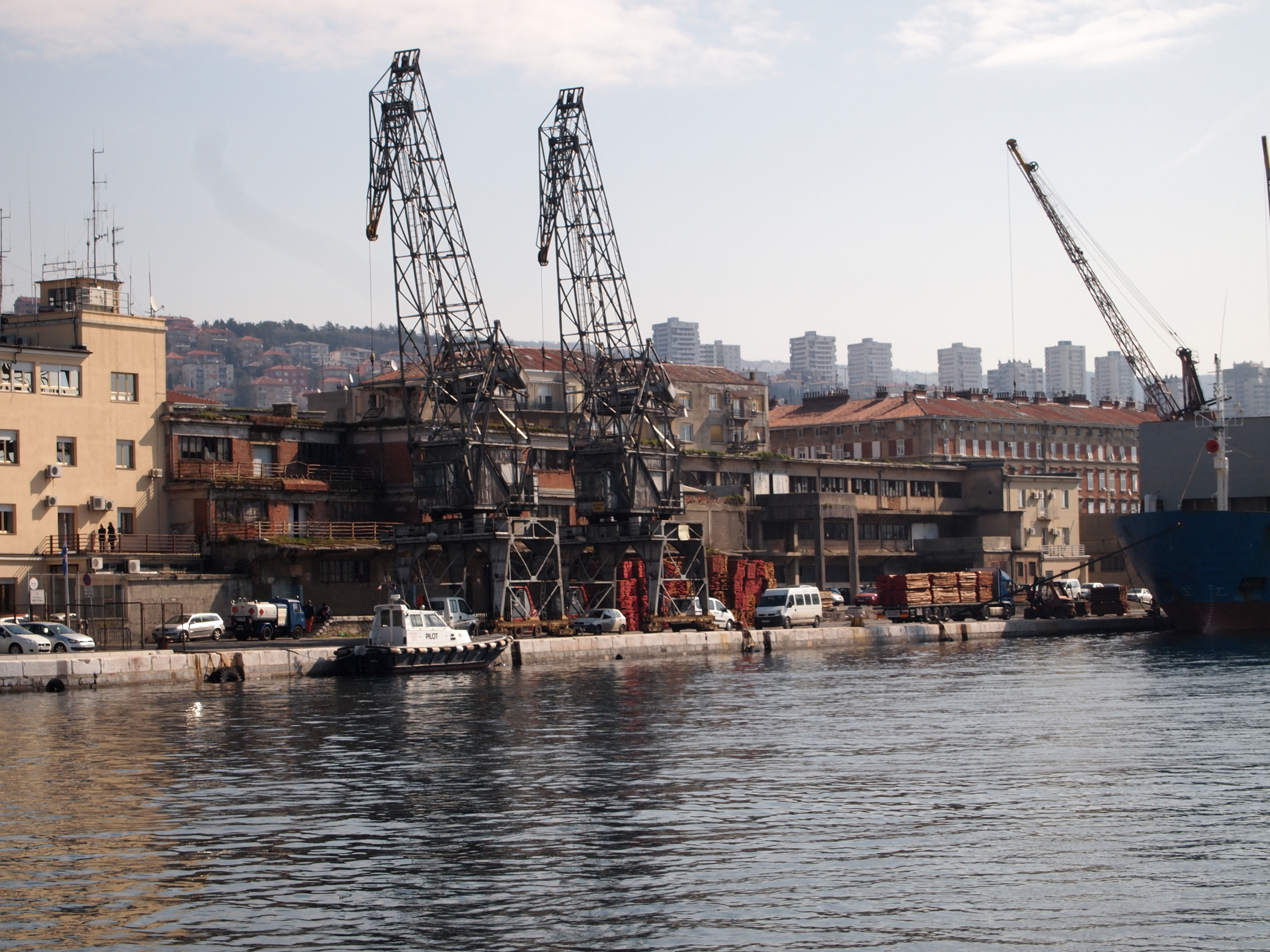 Slobodna carinska skladišta, Carinarnica i Lučka kapetanija - Riječka ...